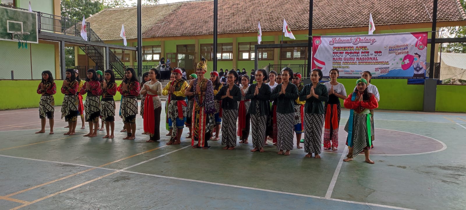Peringatan HUT PGRI ke 76 di SMANGAT – SMA Negeri 1 Ngantang